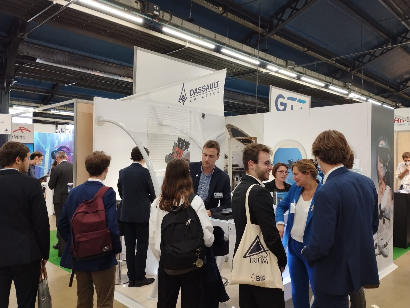 When meet us - Dassault Aviation